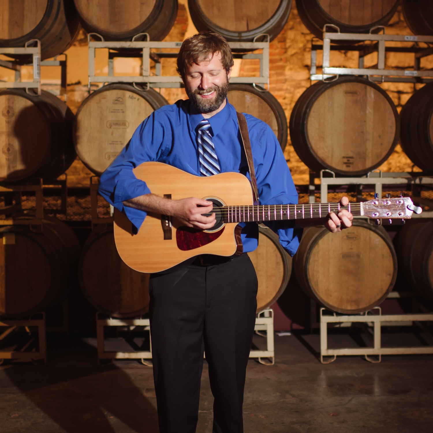 Ryan Smith | Columbus, Ohio – Singer & Acoustic Guitarist